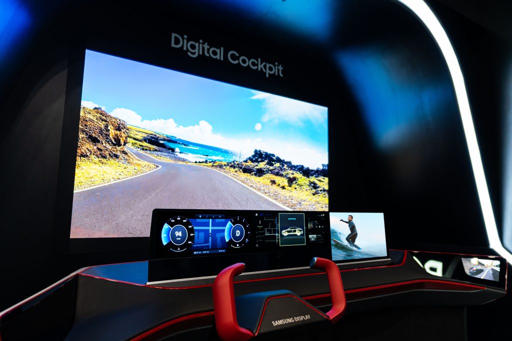 [디스플레이 용어알기] 97편: Automotive Display (차량용 디스플레이)